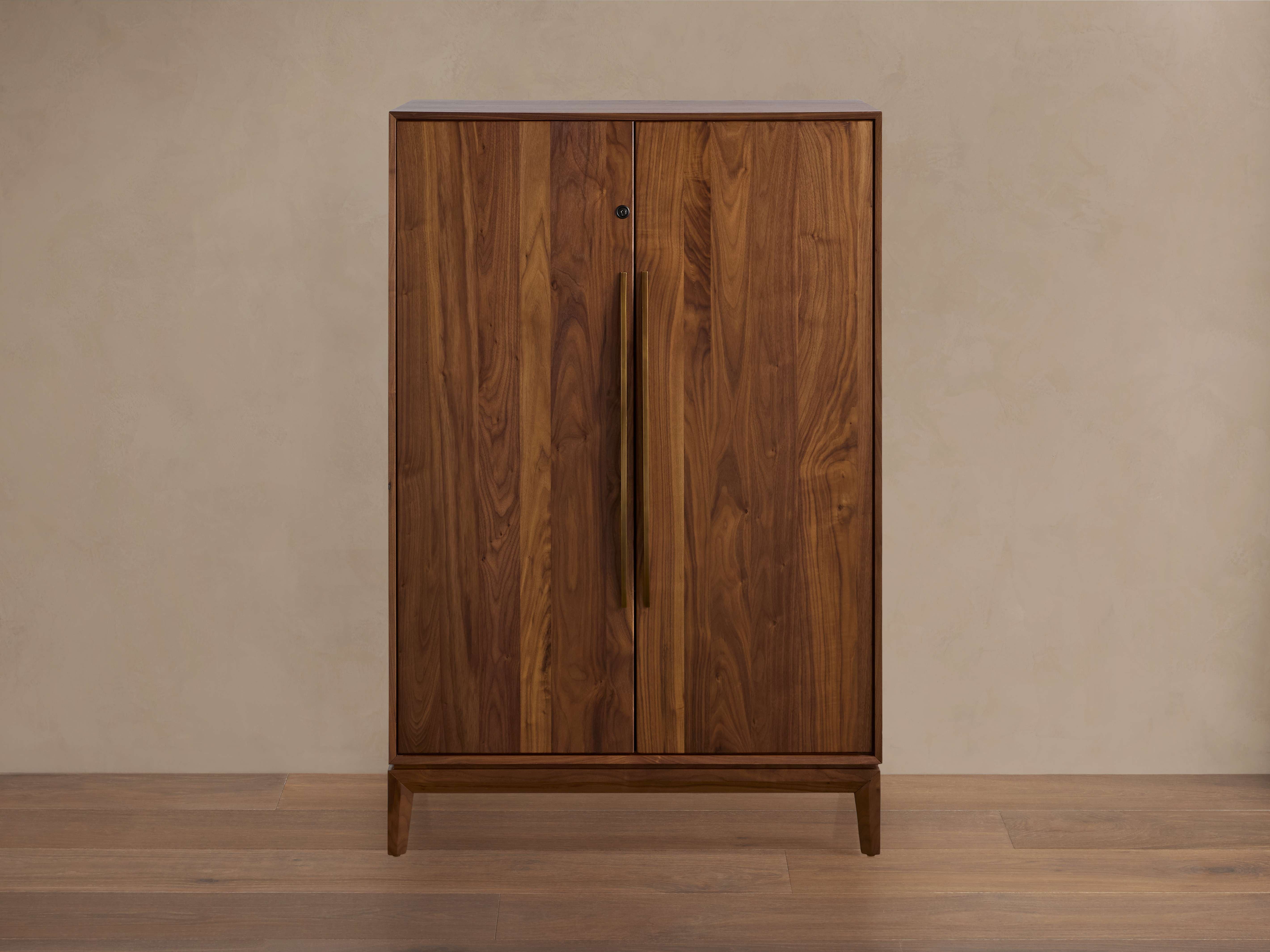 Willard Bar Cabinet – Arhaus