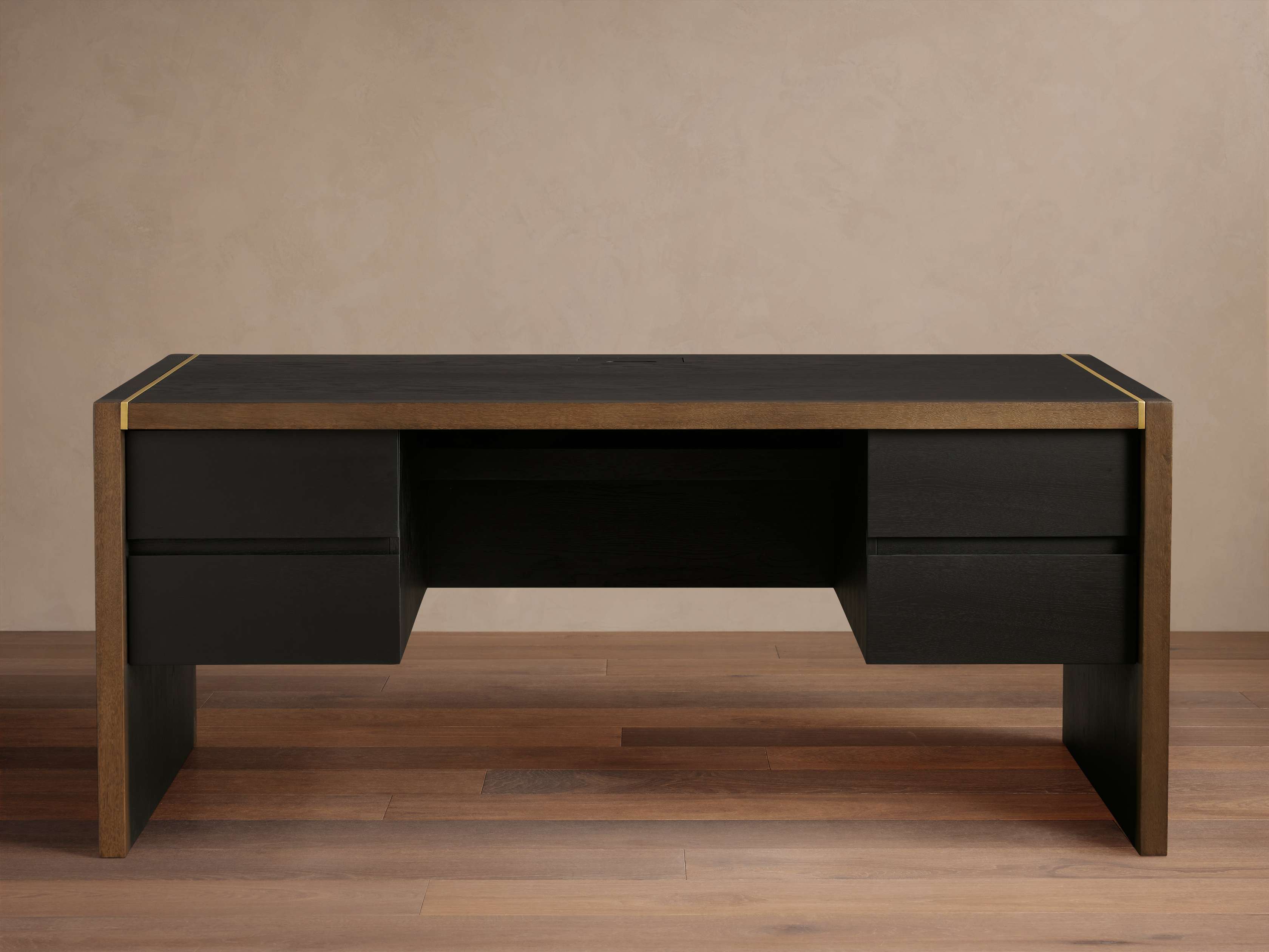 Mihaela Executive Desk – Arhaus