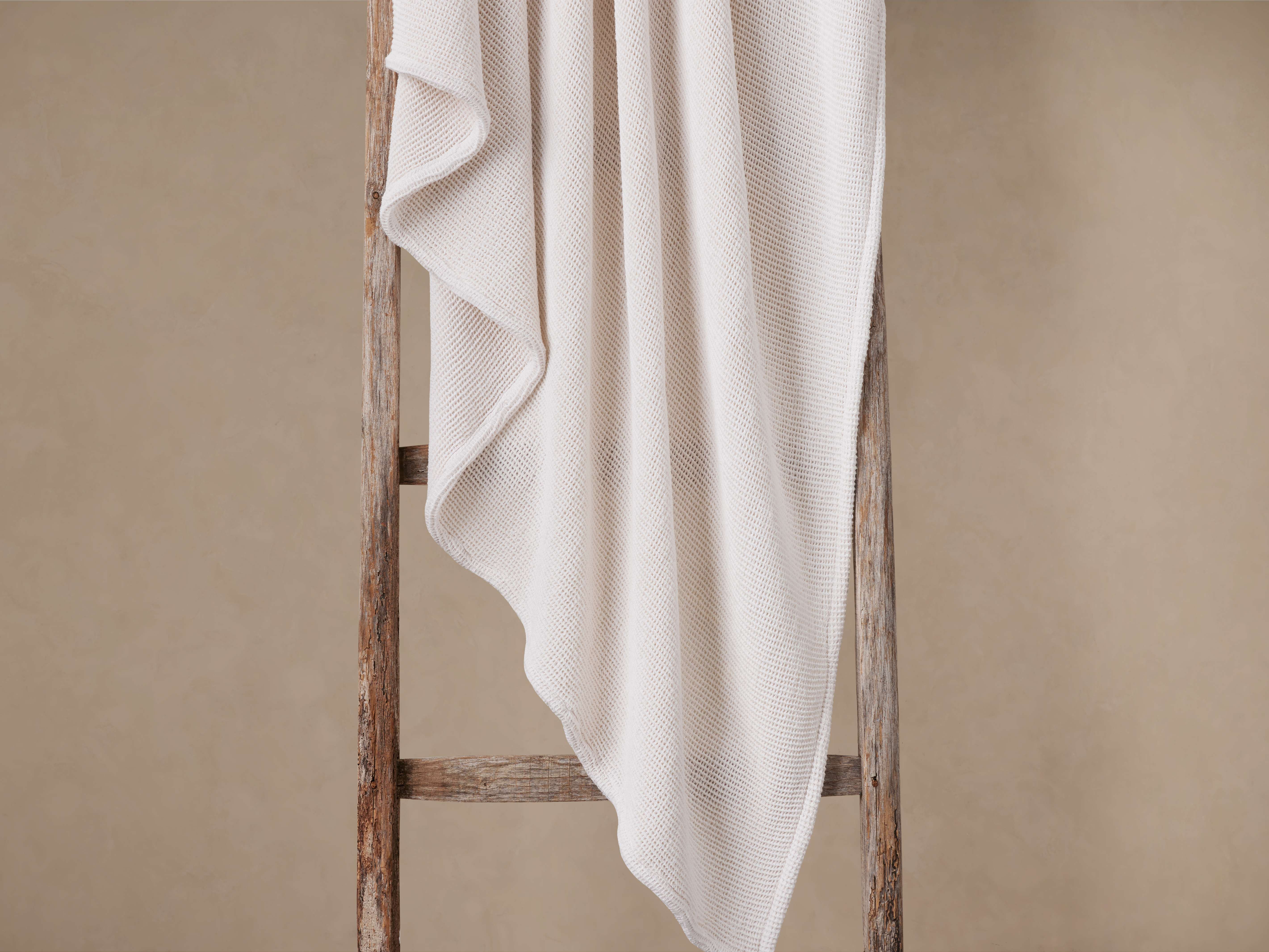 Garment-Dyed Throw in White – Arhaus