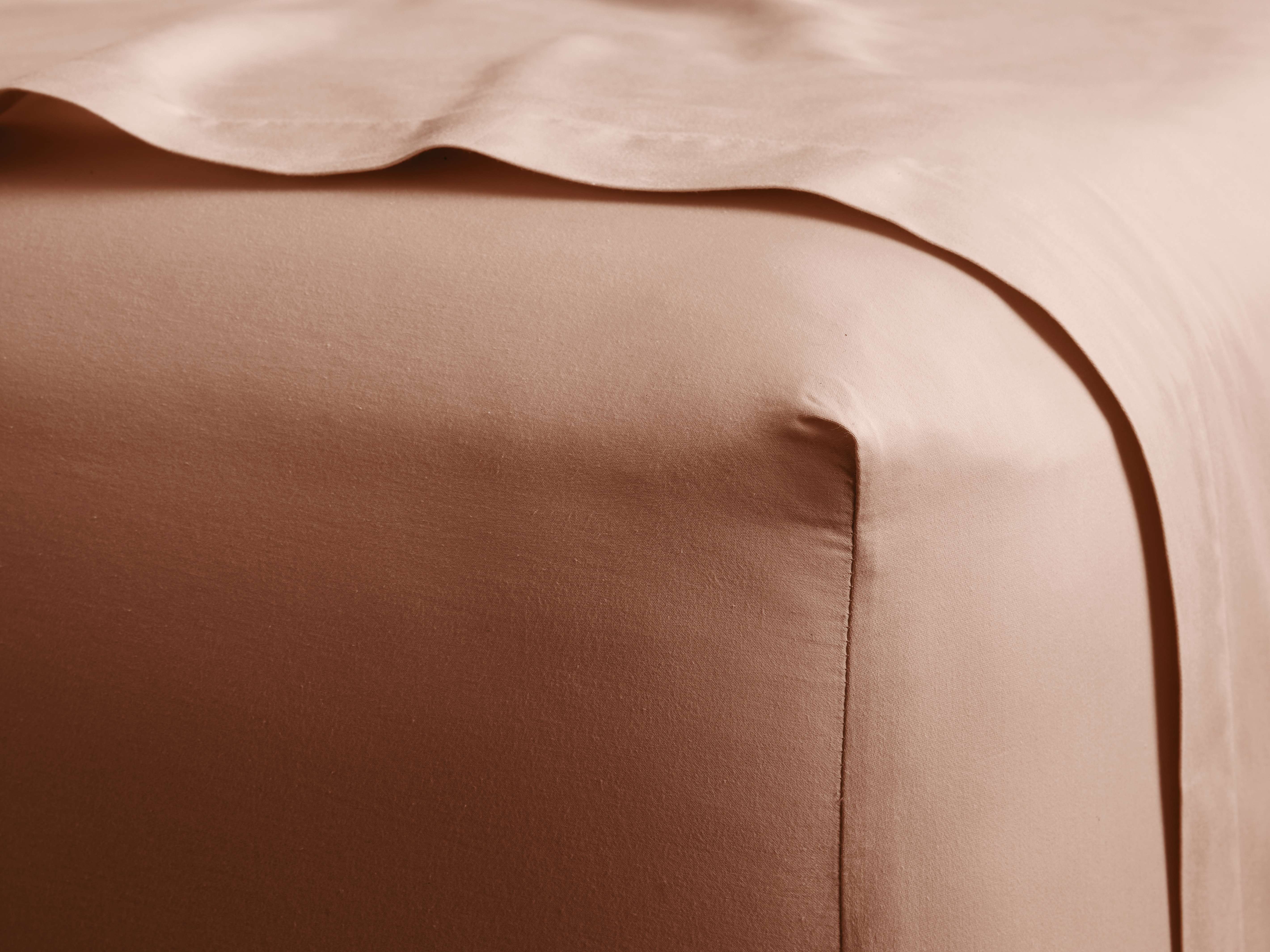 Italian Garment-Dyed Sateen Fitted Sheet in Clay – Arhaus
