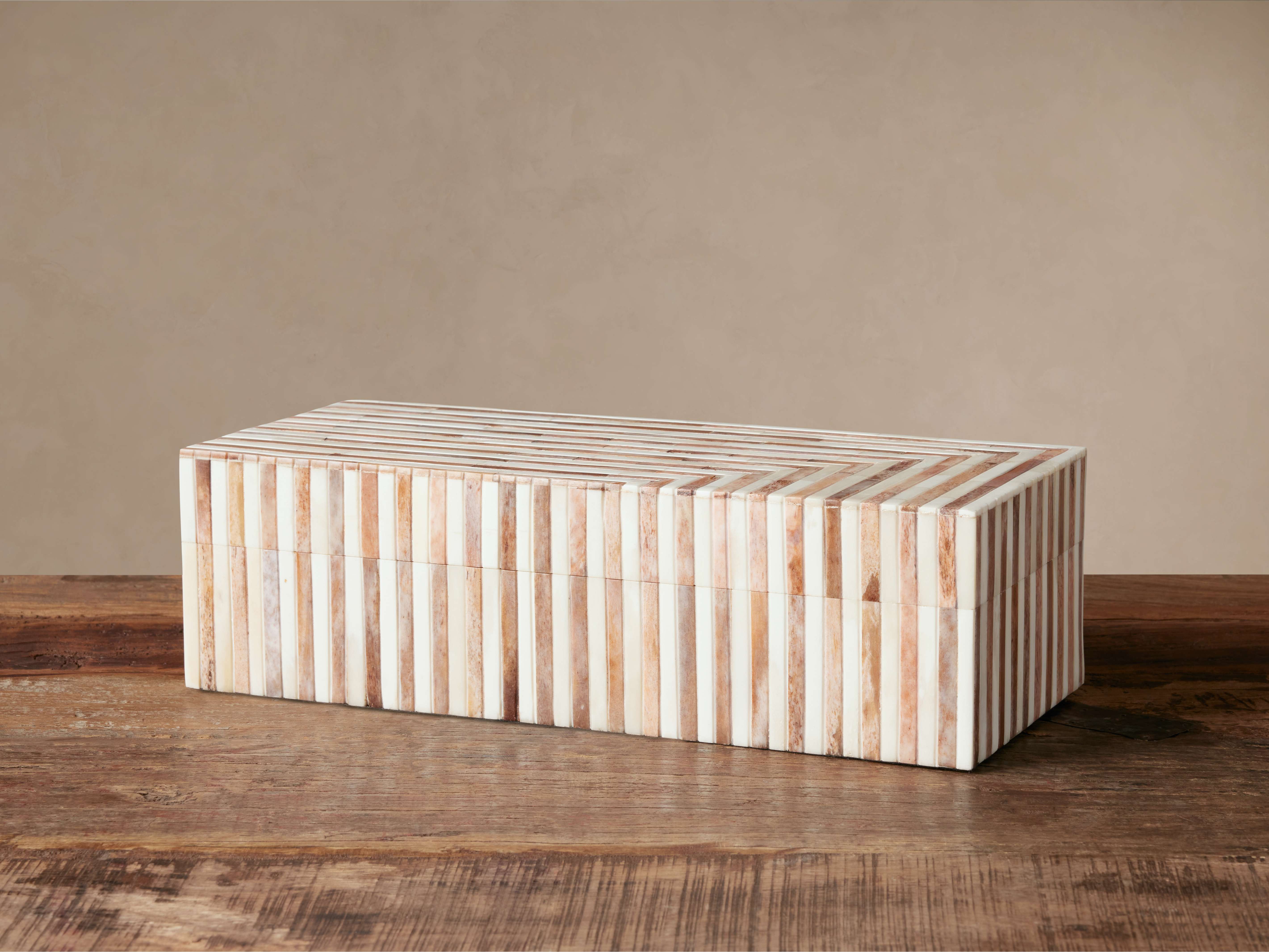 Altan Box – Arhaus