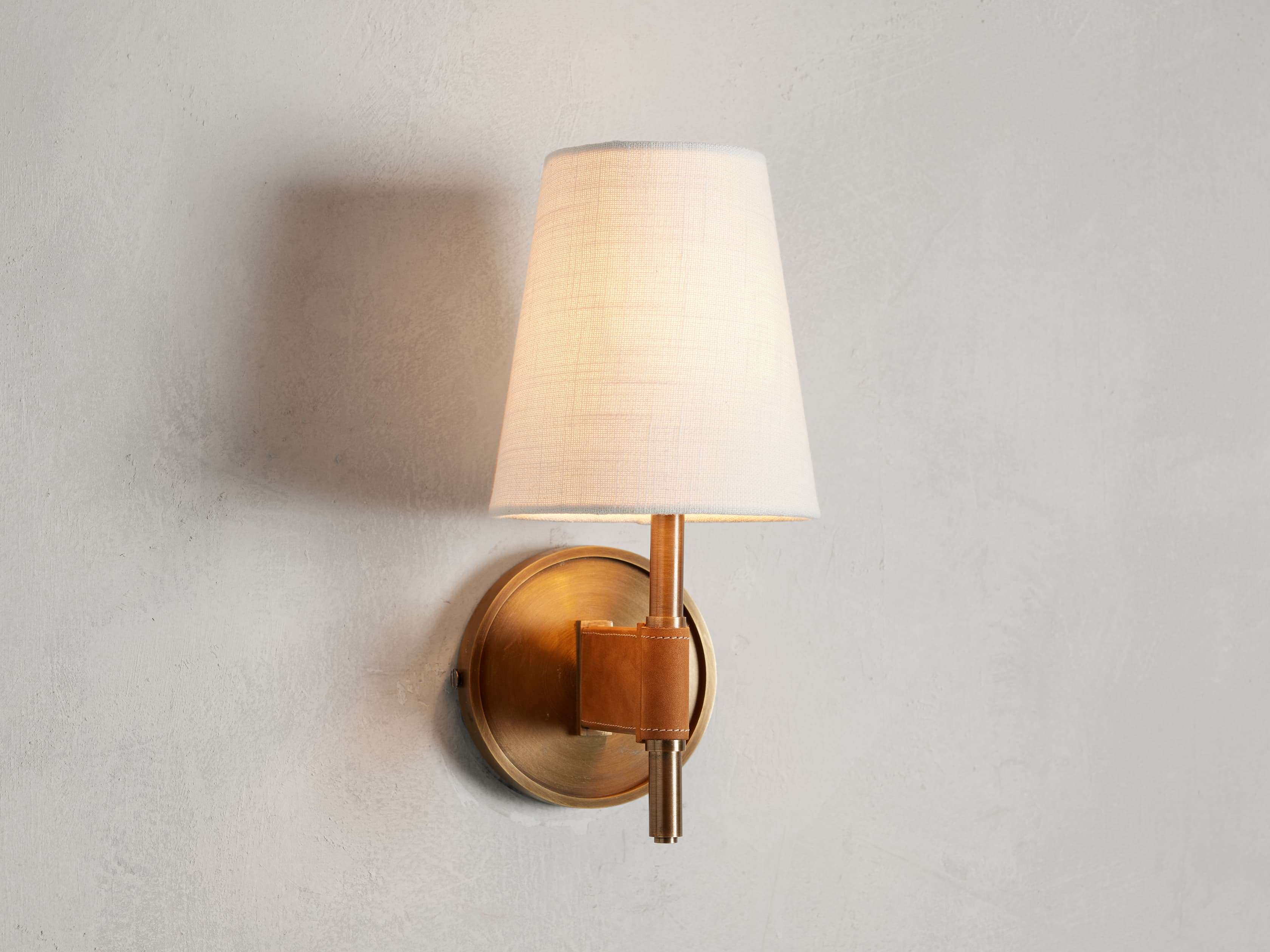 Hastings Wall Sconce – Arhaus