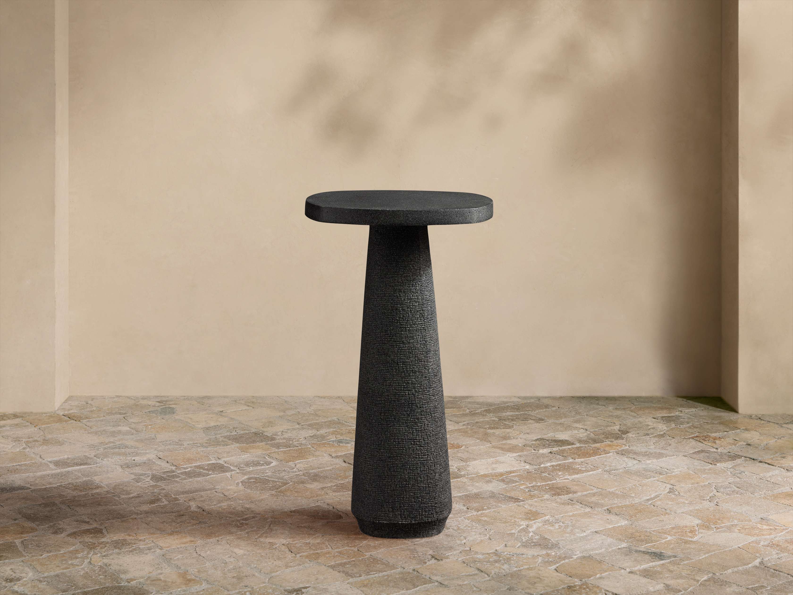 Bellagio Outdoor End Table – Arhaus